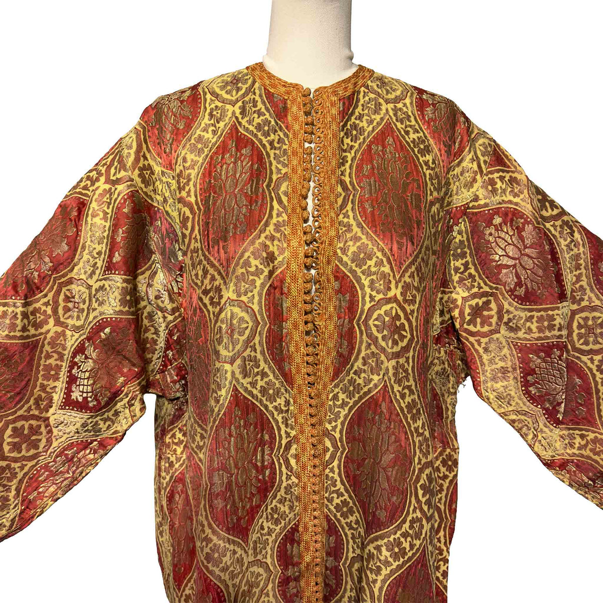Woman's brocaded robe No. 101 – TEXTILE CULTURES